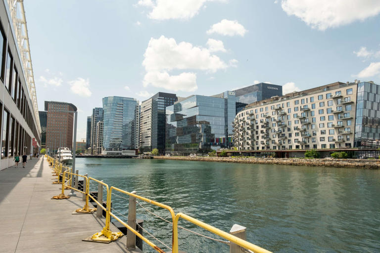 Weekend thunderstorms set to hit Boston, more hot weather on the way ...