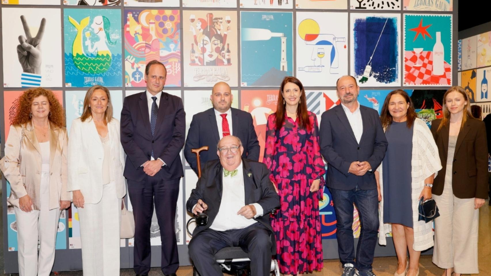 La Bienal de Cartelismo Terras Gauda ya tiene ganador: El profesor Hung ...