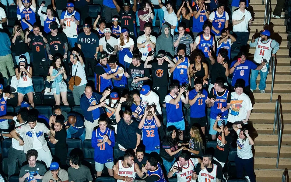 Knicks eye sweep as Spurs face historic Game 3 test