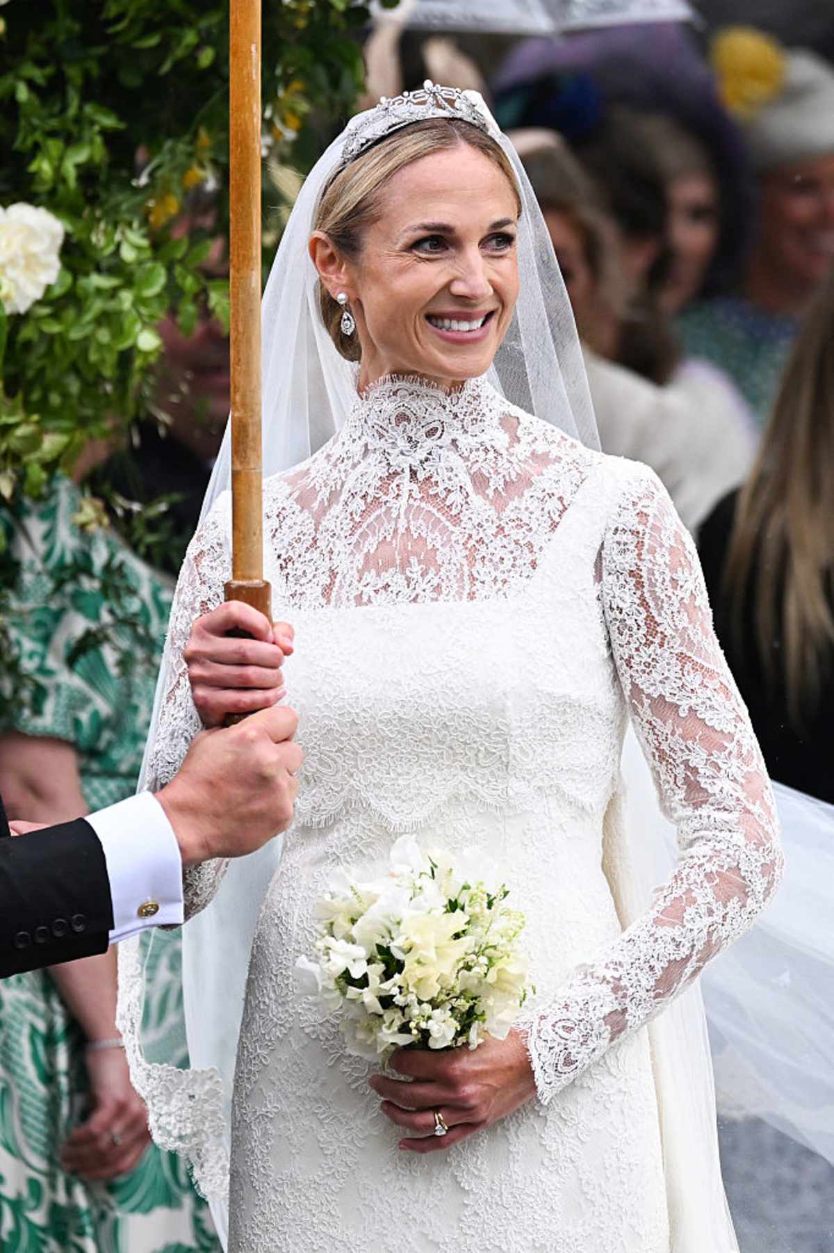 New royal bride Harriet Sperling skips heirloom tiara for a more ...