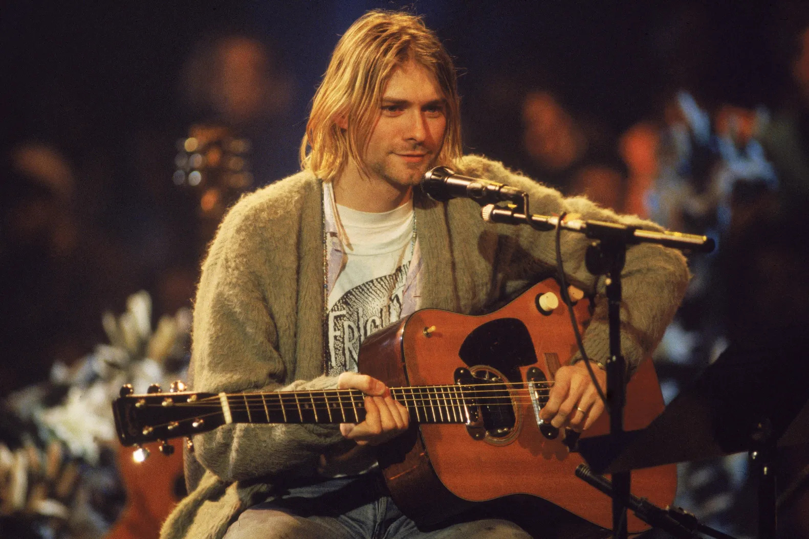 The 1990s: Internet, grunge, and a new global culture