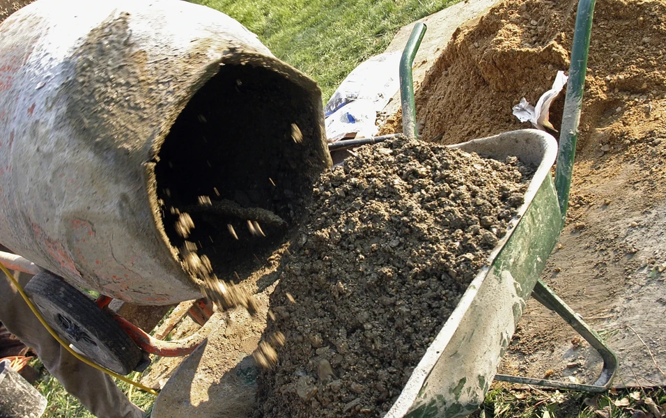 Cement vs concrete made simple for DIYers
