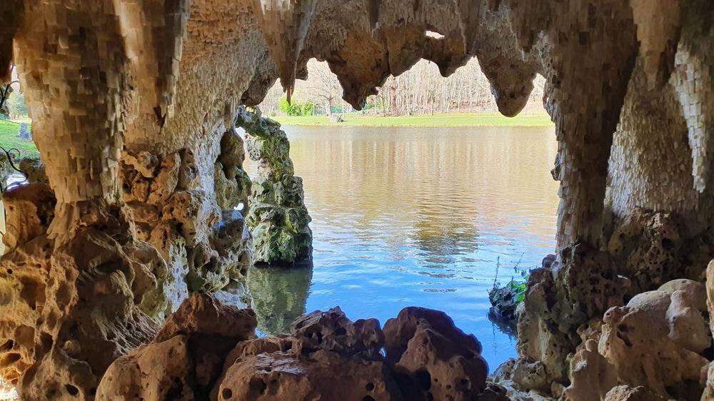 Hidden grotto reveals Georgian 'magical space'