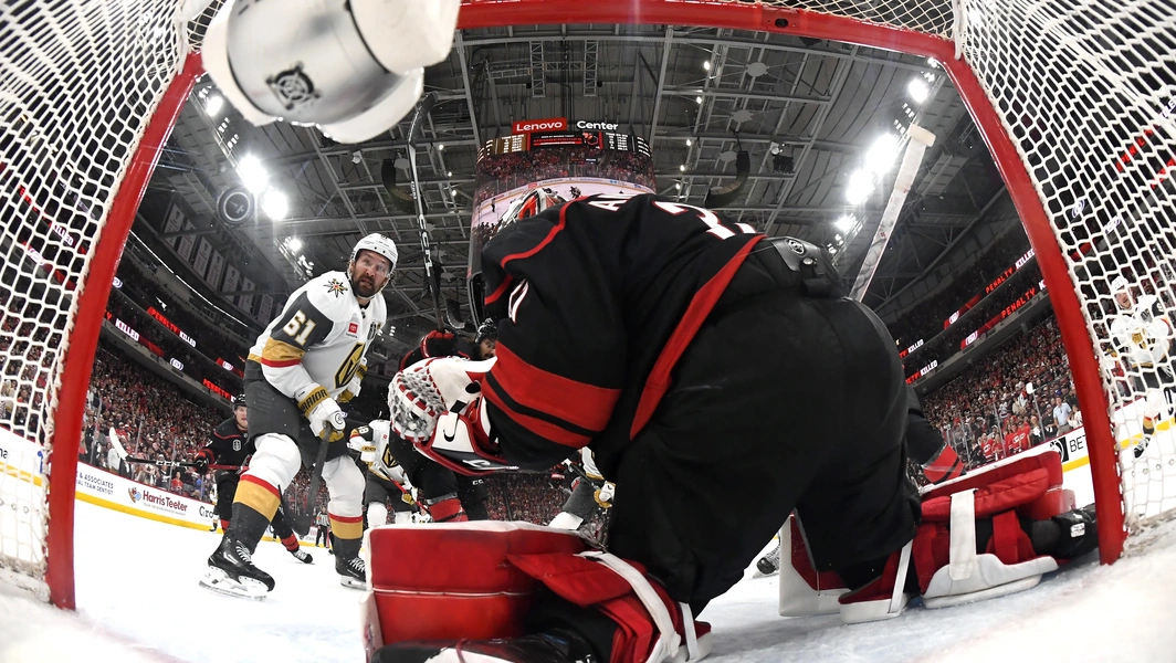 Hurricanes rally in OT to level unpredictable Cup final