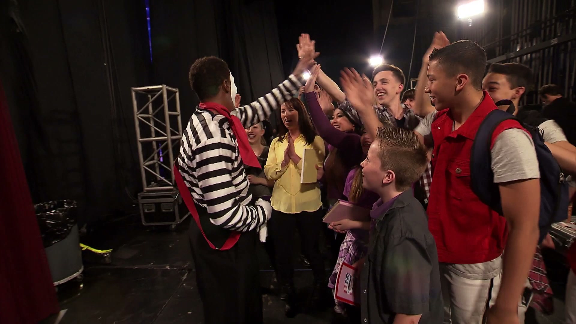 Larry the Mime (Nick Cannon in disguise) - Mime
