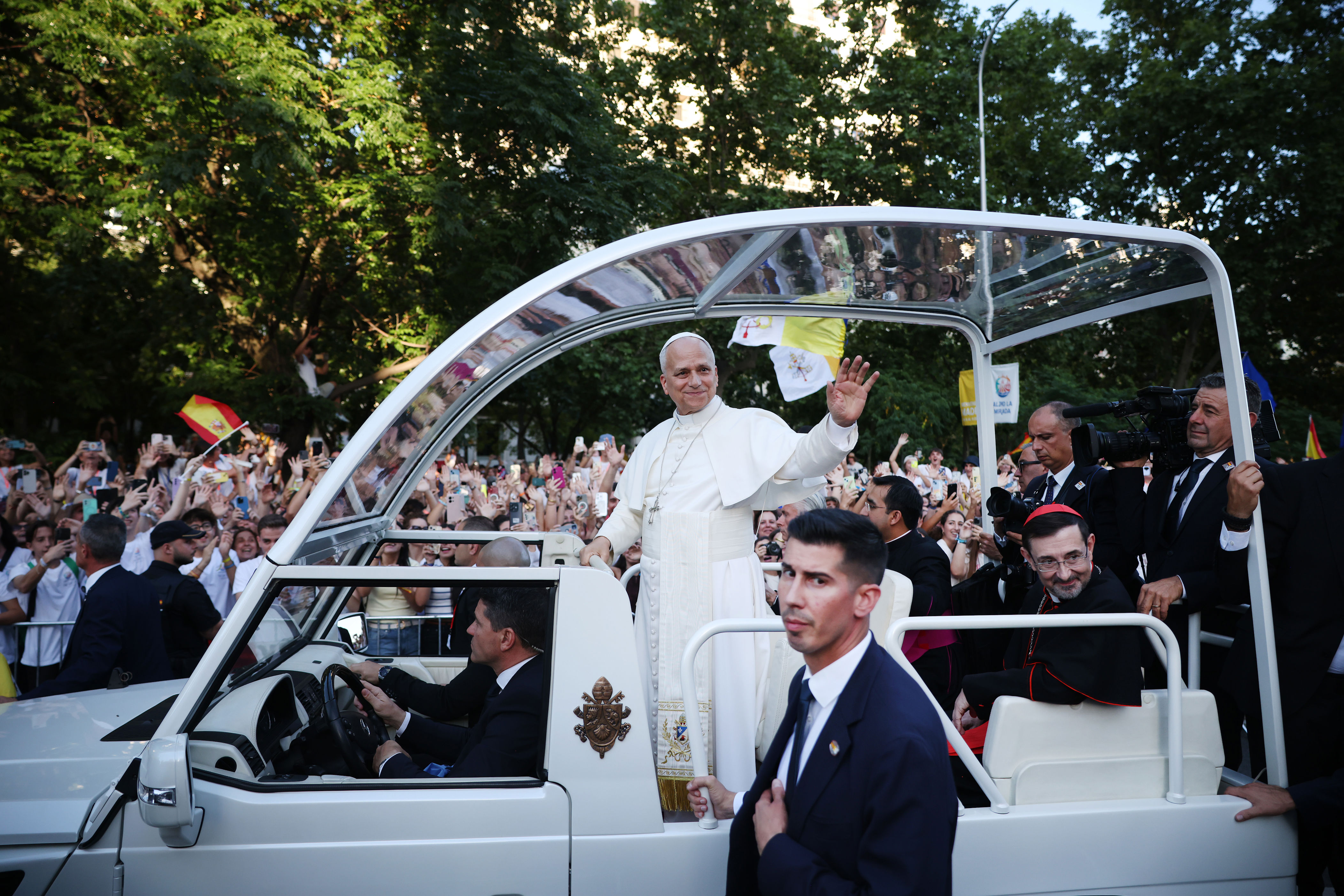 Pope Leo visits a polarized Spain where conservatives are turning on ...