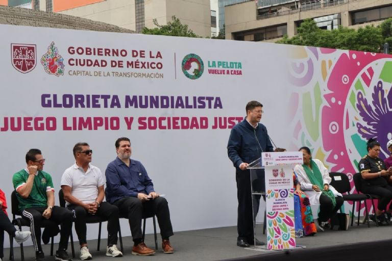 Pablo Vázquez Camacho inaugura la glorieta mundialista con obras hechas ...