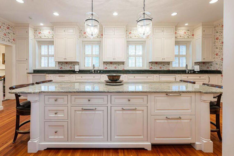 Mansion with ties to one of America's founding fathers for sale in NC ...