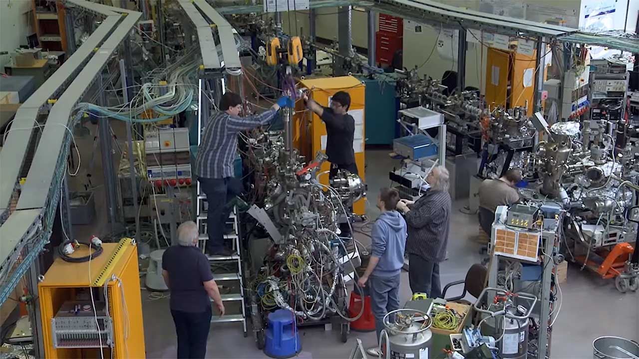 The cobalt find came from spin-resolved imaging at the BESSY II light ...