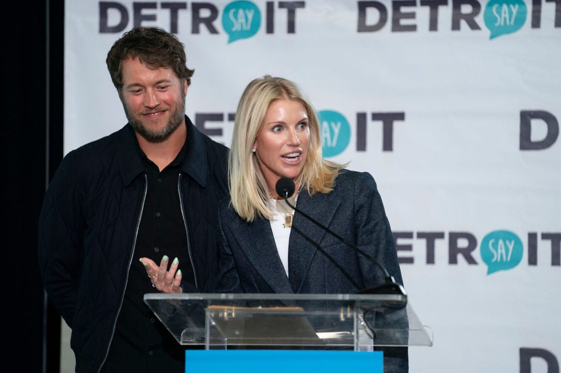 Matthew Stafford’s vacation photo with female sideline reporter has ...