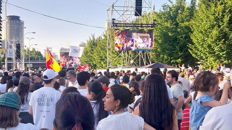 La vigilia de León XIV en Madrid, o cómo la Castellana pasó de la ...