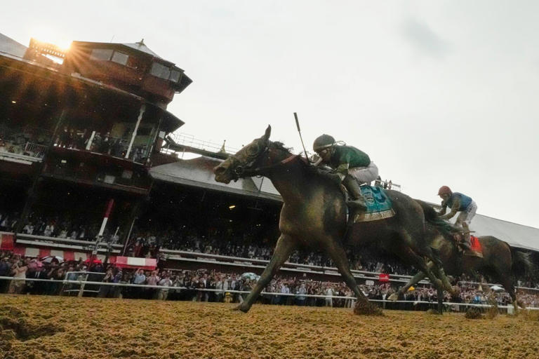 Kentucky Derby winner Golden Tempo wins the 158th running of the ...