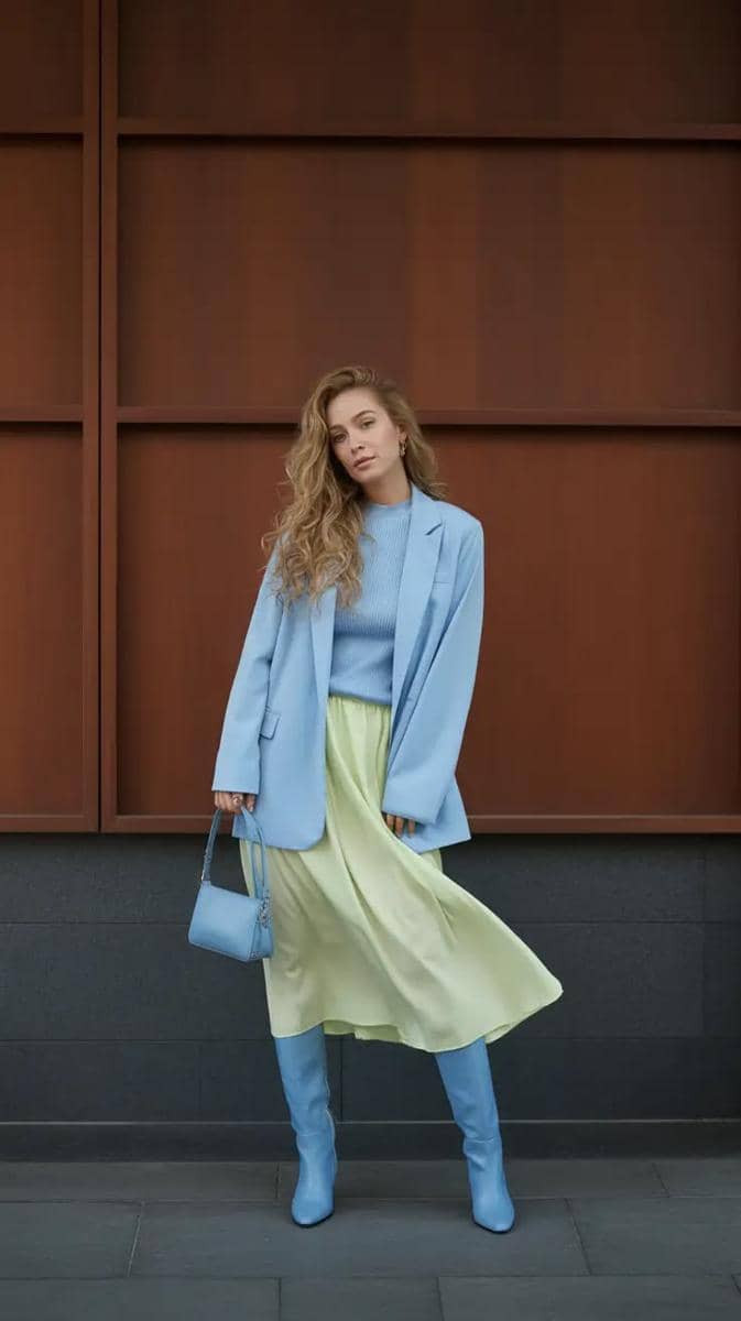 Atasan baby blue cocok dengan bawahan warna apa? Ini 7 rekomendasinya!