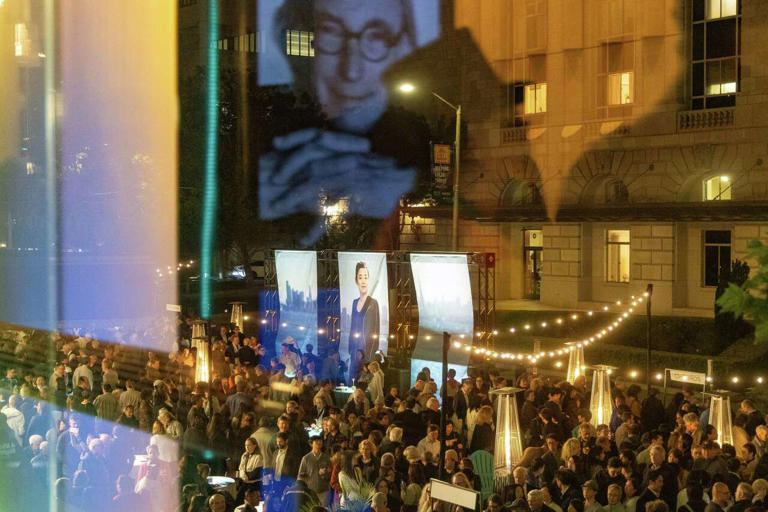 Elim Chan receives a hero's welcome at first SF Symphony concert since ...