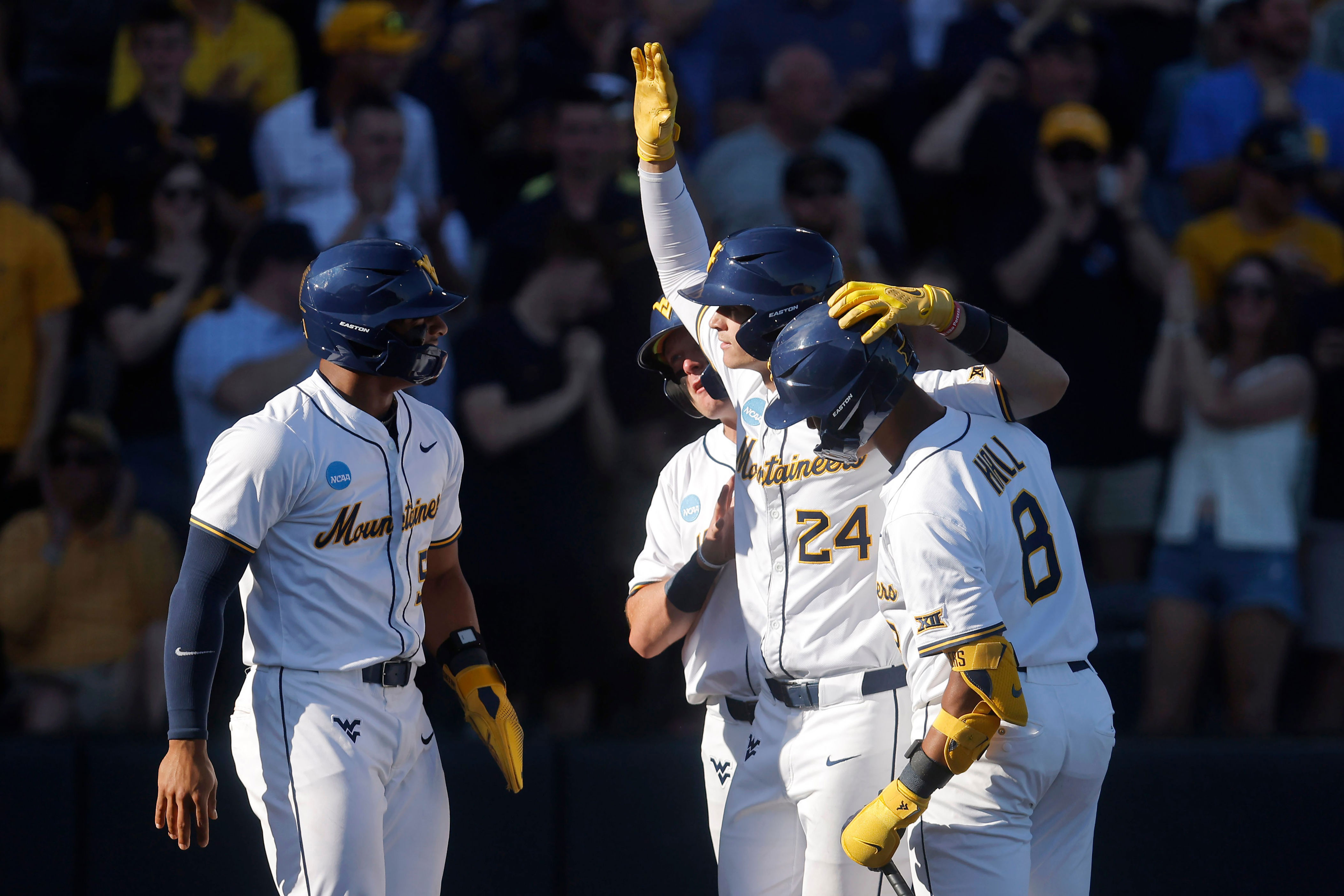 West Virginia advances to first men's College World Series in program ...
