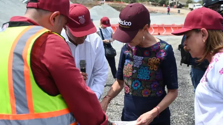 Sheinbaum supervisa construcción de carretera de Cardel a Poza Rica