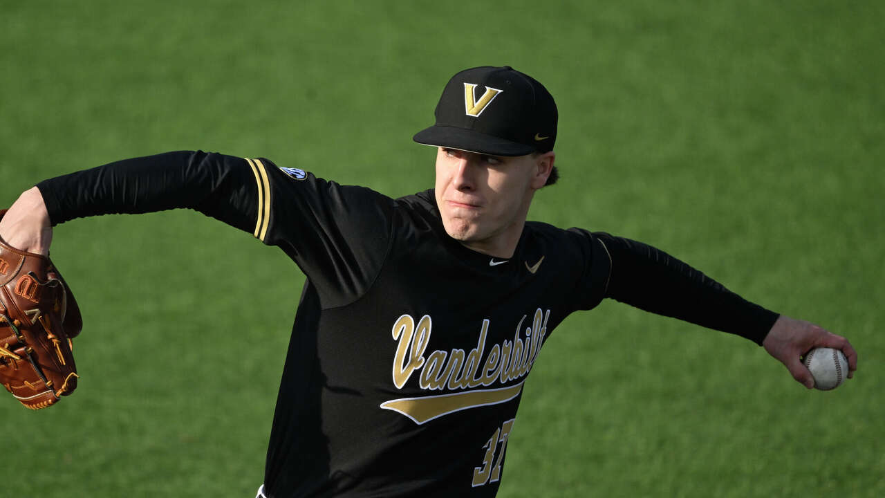 New UH coach Will Davis lands pitchers from Vanderbilt, Texas State in ...