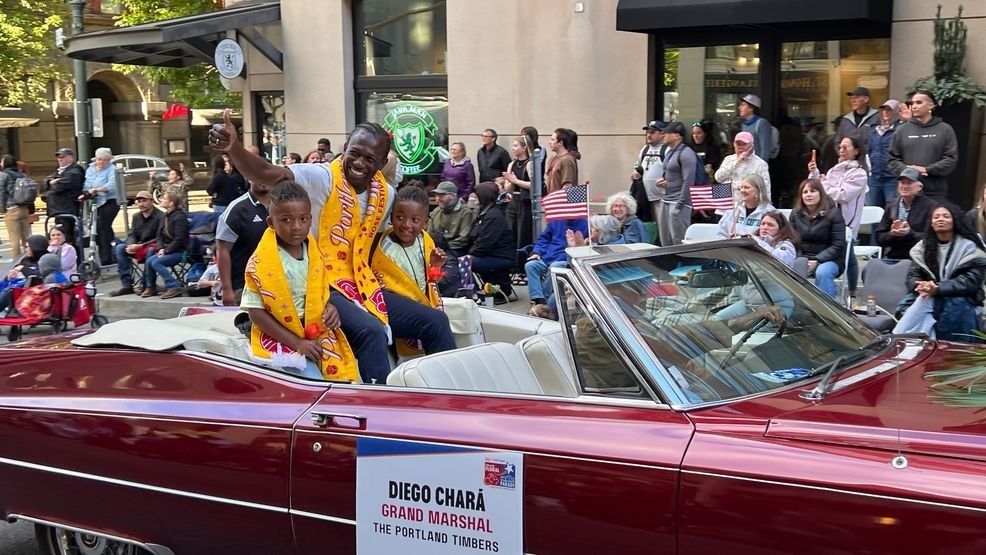 Watch | Grand Floral Starlight Parade illuminates downtown Portland on ...
