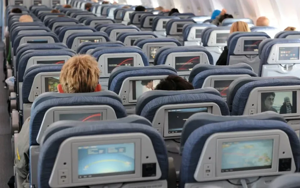 Surviving the dreaded middle seat like a pro
