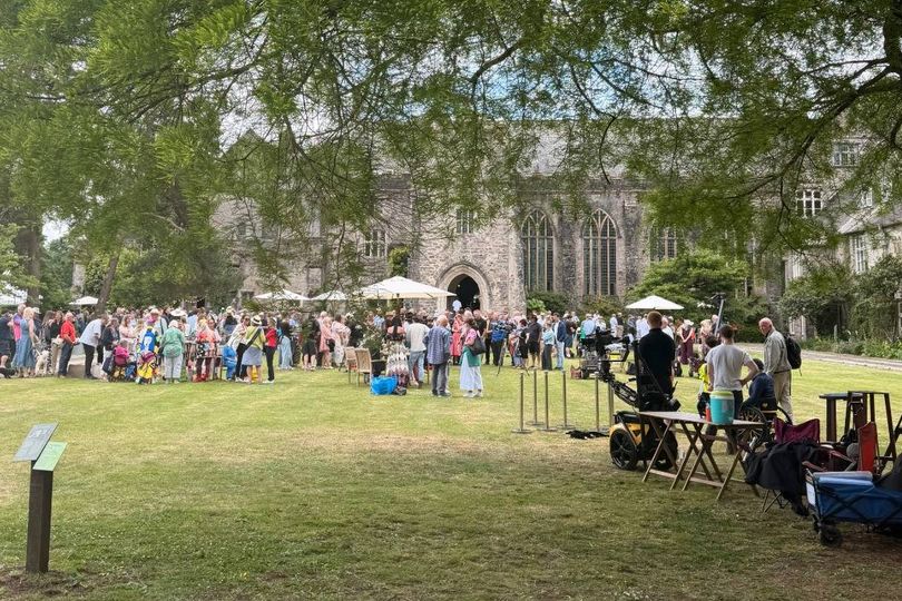 4 behind-the-scenes moments that will leave Antiques Roadshow fans ...