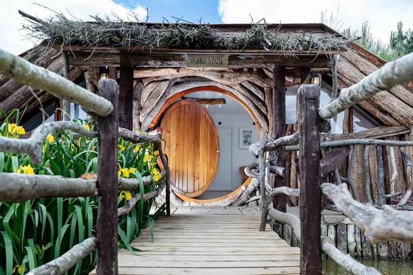 Inside the 'enchanting' Essex Airbnb that's like staying in a fantasy ...
