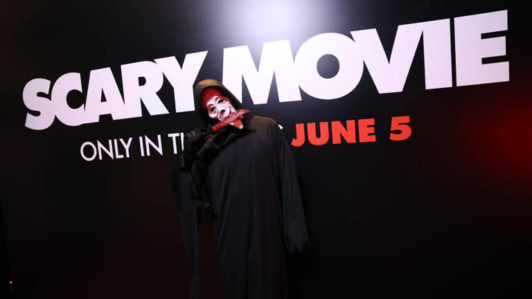 Melissa Joan Hart was almost cast as Cindy in the original 'Scary Movie'