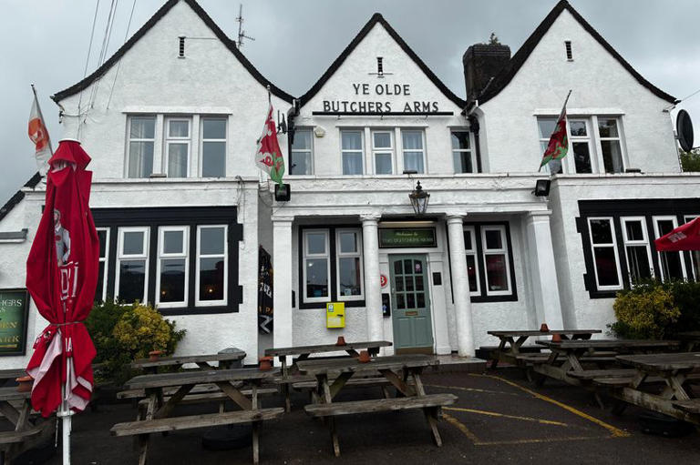 Welsh comedy club where top stand-ups gig is hidden behind ...