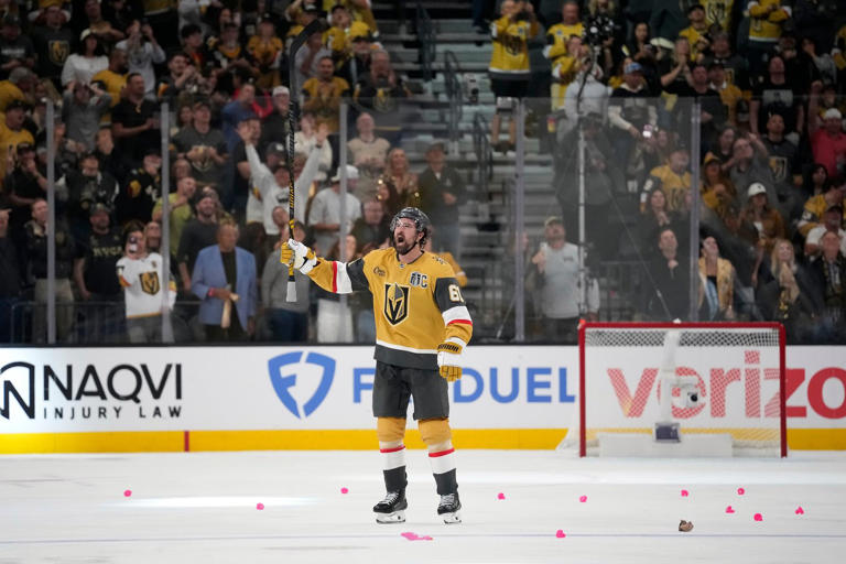 Golden Knights tip Hurricanes 5-4 in 2OT after blowing 4-goal lead