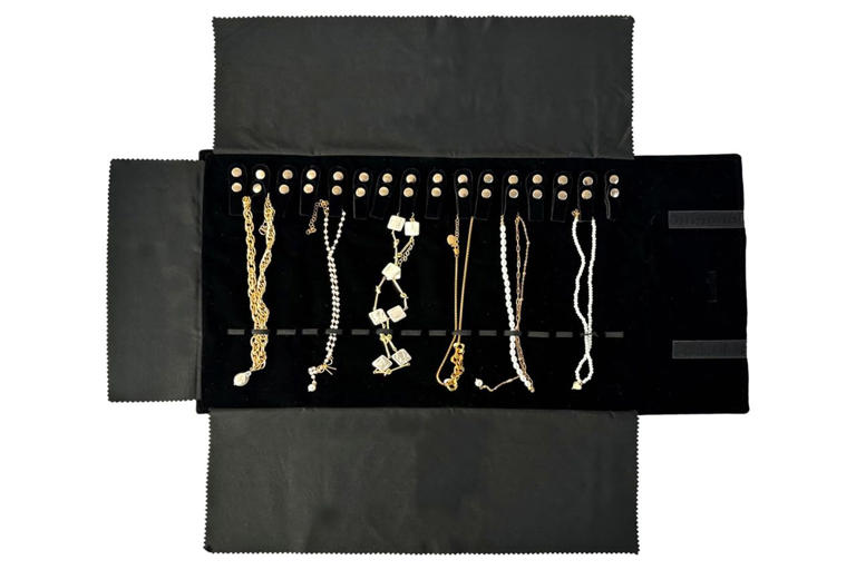 This jewelry organizer is the ultimate travel hack for preventing ...