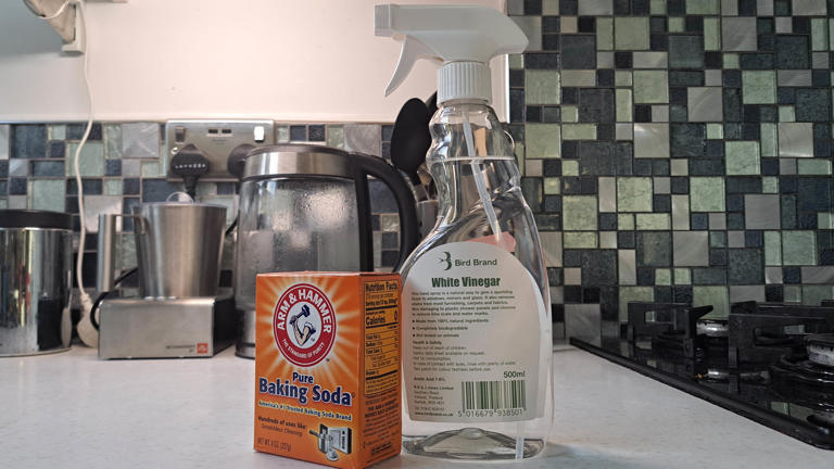 How to clean mold from bathroom caulk permanently — without using bleach