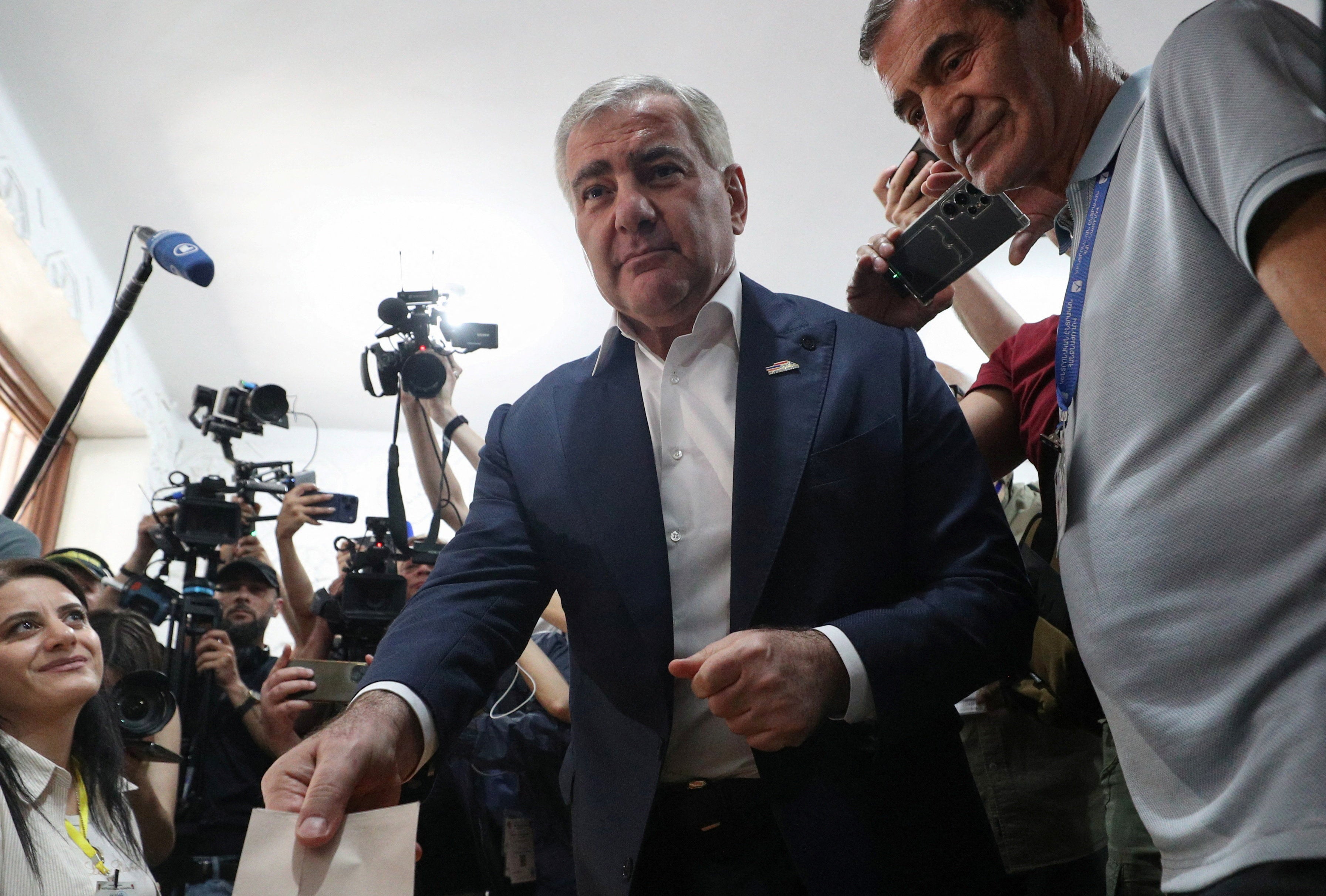 Armenians go to the polls as Trump urges to 'Make Armenia Great Again'