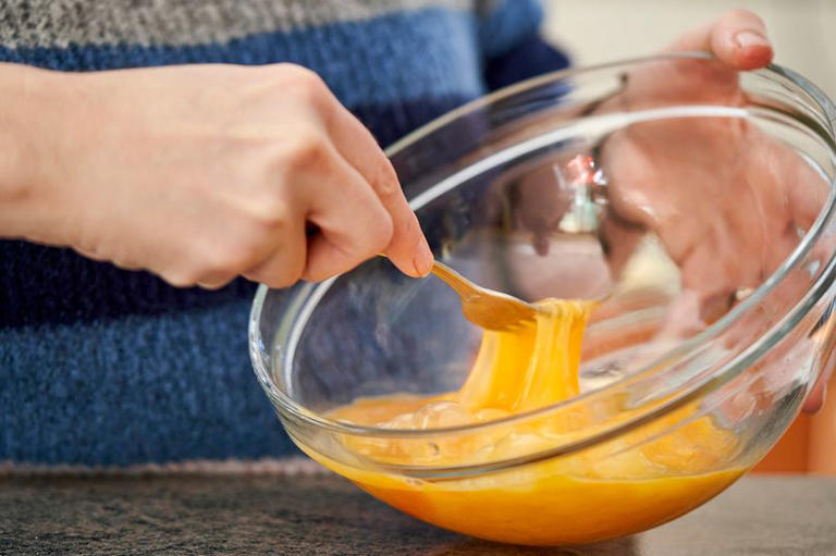 Scrambled eggs are creamier and more flavourful if you ditch milk for ...
