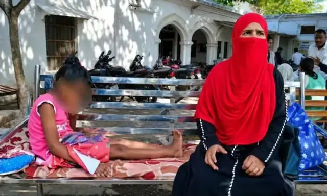 Doctor re-breaks child's leg after mother could not pay bribe