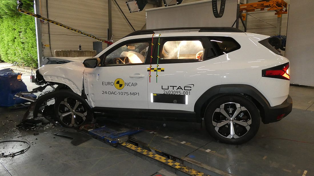 Ebro S400 vs. Dacia Duster im Euro NCAP: Ebro S400 schlägt Dacia Duster ...