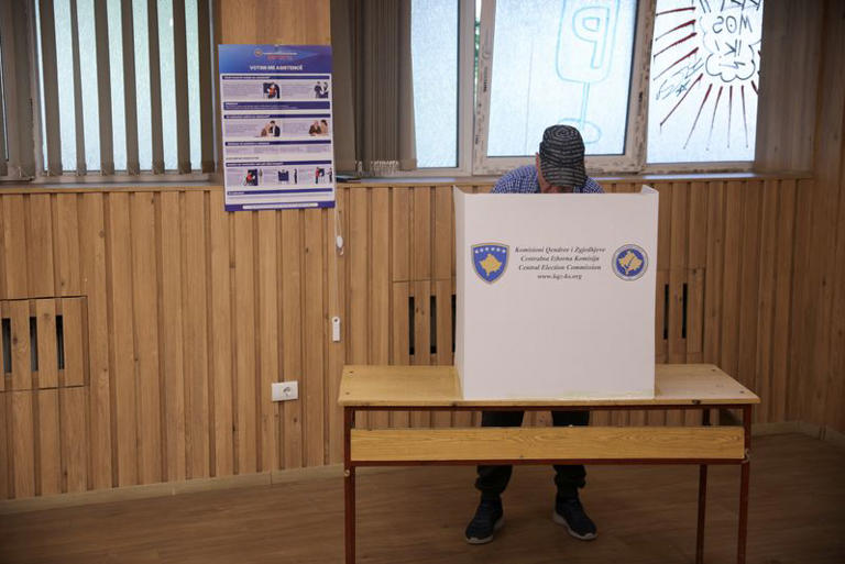 Kosovo votes in another snap election as political crisis lingers