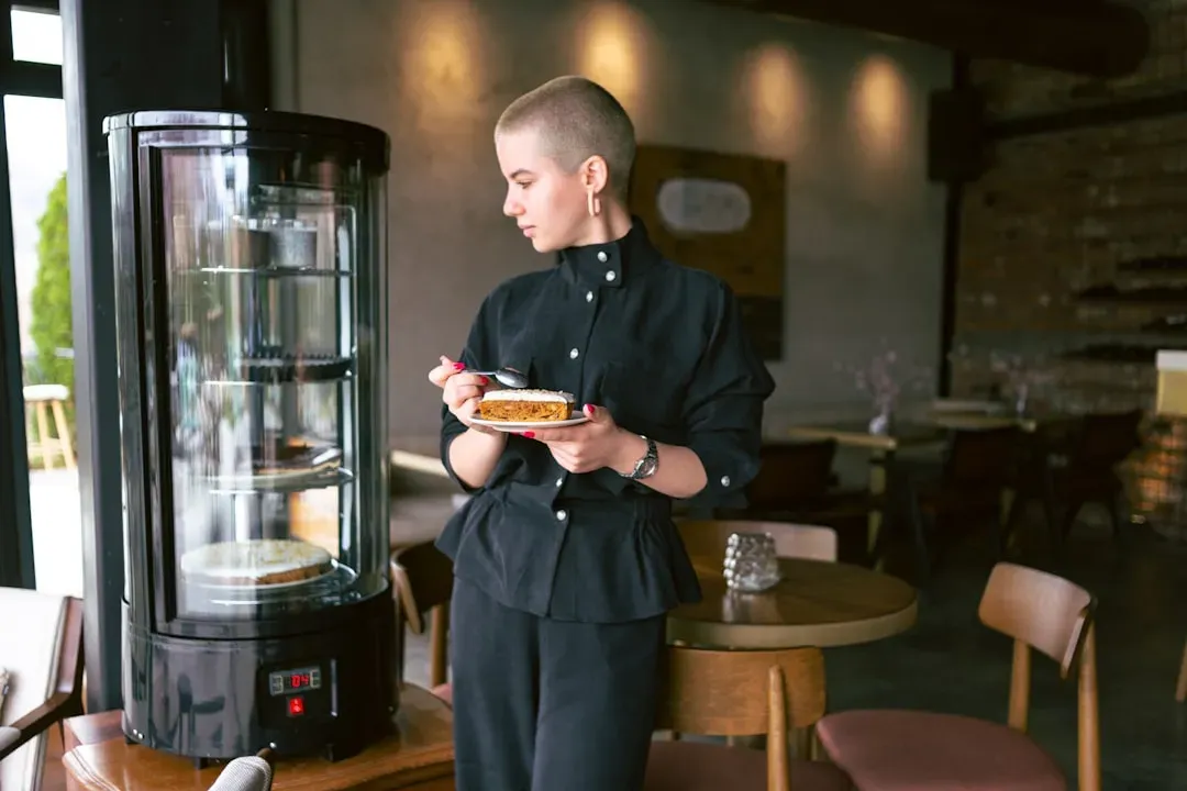Fine-dining servers reveal these 12 red flags that show up the moment ...