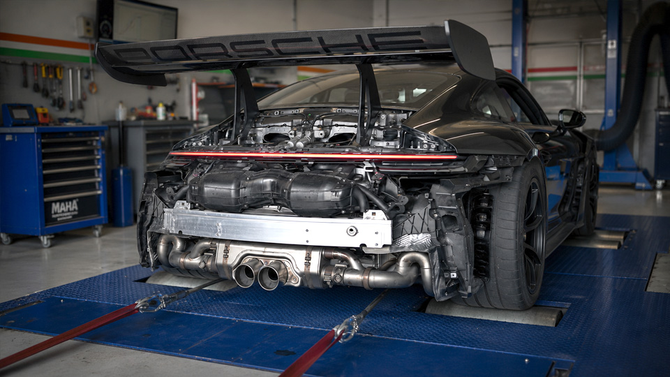 15 minutes of Porsche GT3 flat-six screams at 9,000 RPM