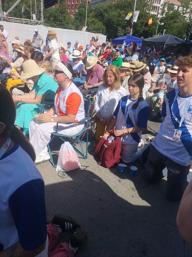 De los "¡Viva el Rey!" a la procesión histórica: el minuto a minuto de ...