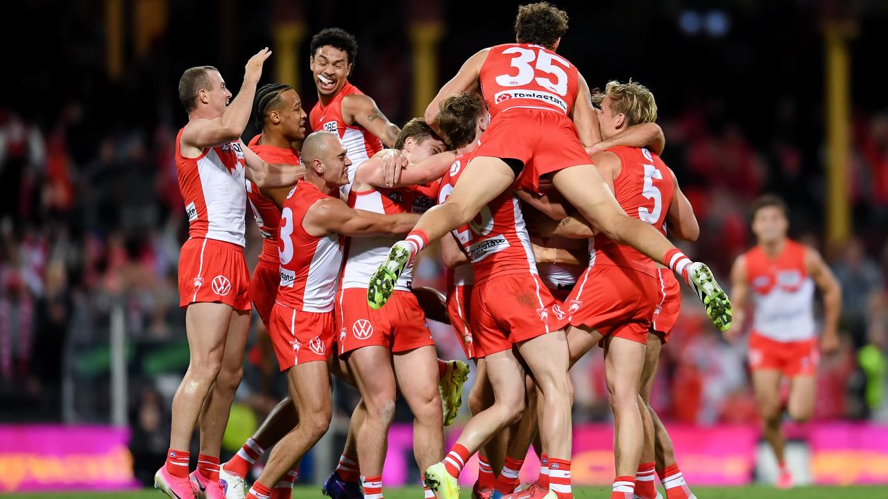 Swans fight back to deny Saints in SCG thriller