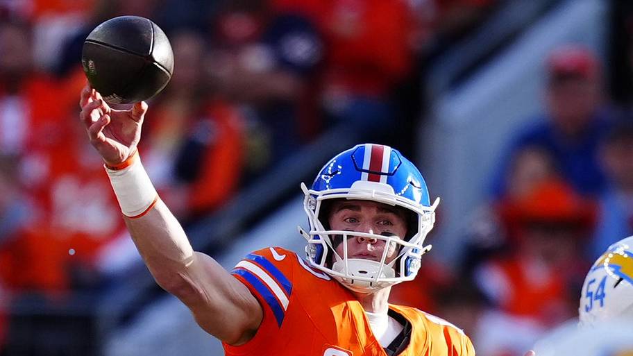 Quarterback Bo Nix named the 2025 Alabama Pro Athlete of the Year