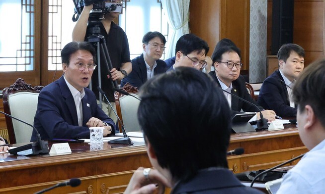 김민석 총리 “투표용지 부족, 선관위 고위직 다 물러날 사안”