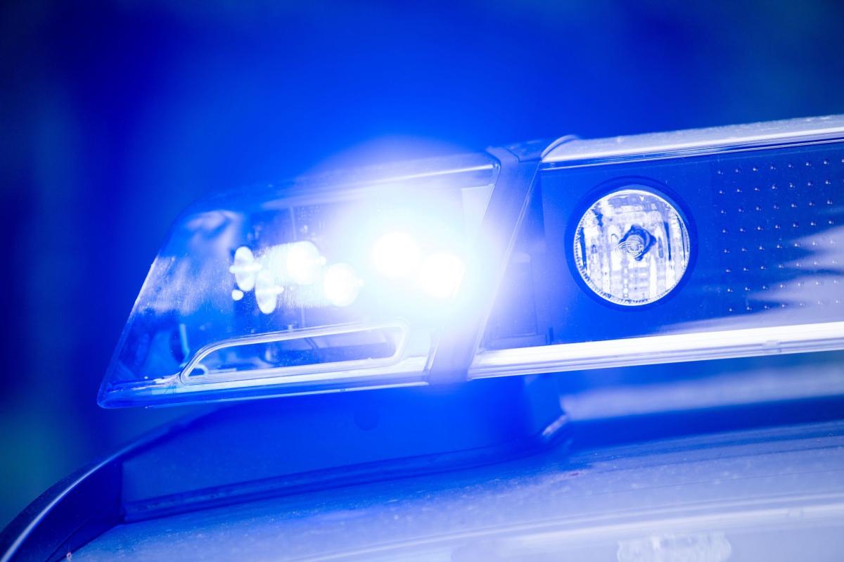 Unfall in Haslach: Motorradfahrer flüchtet nach Crash mit Zaun