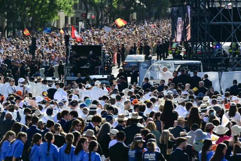 Plus de 1,2 million de personnes à Madrid pour une messe de Léon XIV