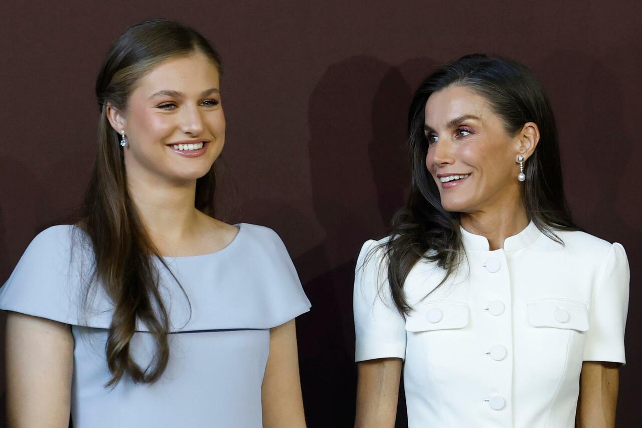 Letizia Ortiz da Papa Leone, i look della regina e delle figlie: l ...
