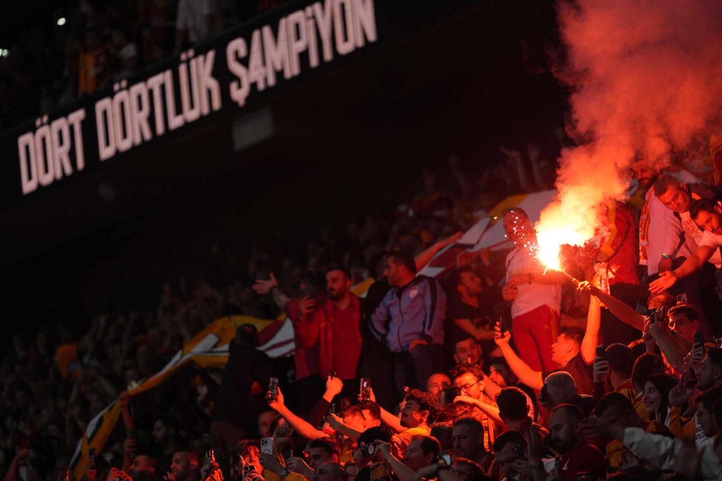 Galatasaray'da 4 imza birden!