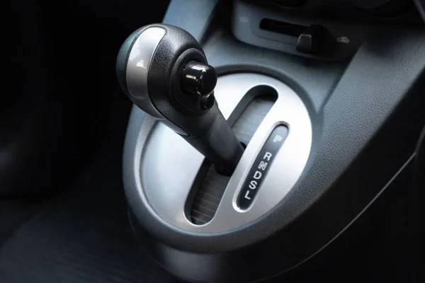 Leaving your car in drive at every red light could be wrecking your ...