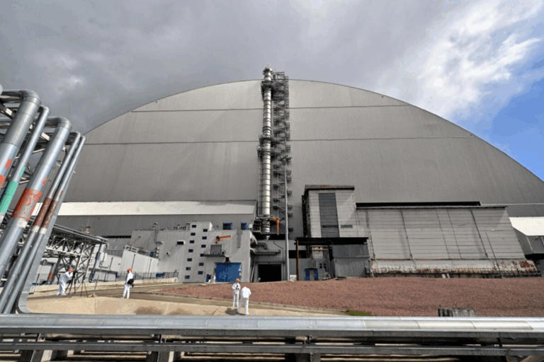 Ukraine accuses Russia of striking nuclear fuel storage facility near ...
