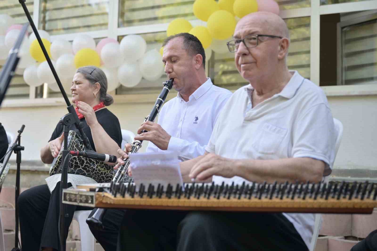 Esenyurt Ulu Çınar’da müzik dolu dönem finali