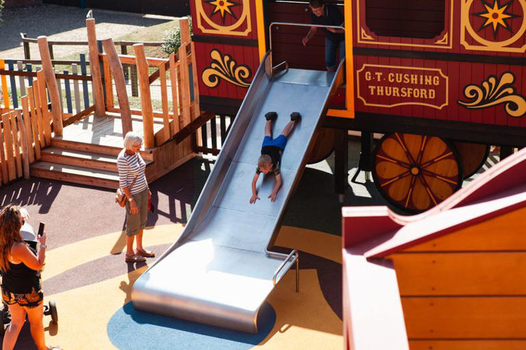 Vintage fairground easy to reach from Cambs where families can step ...
