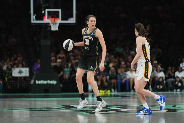 Stewart, Liberty dig deep, win 'ugly' in Cup game vs. Fever